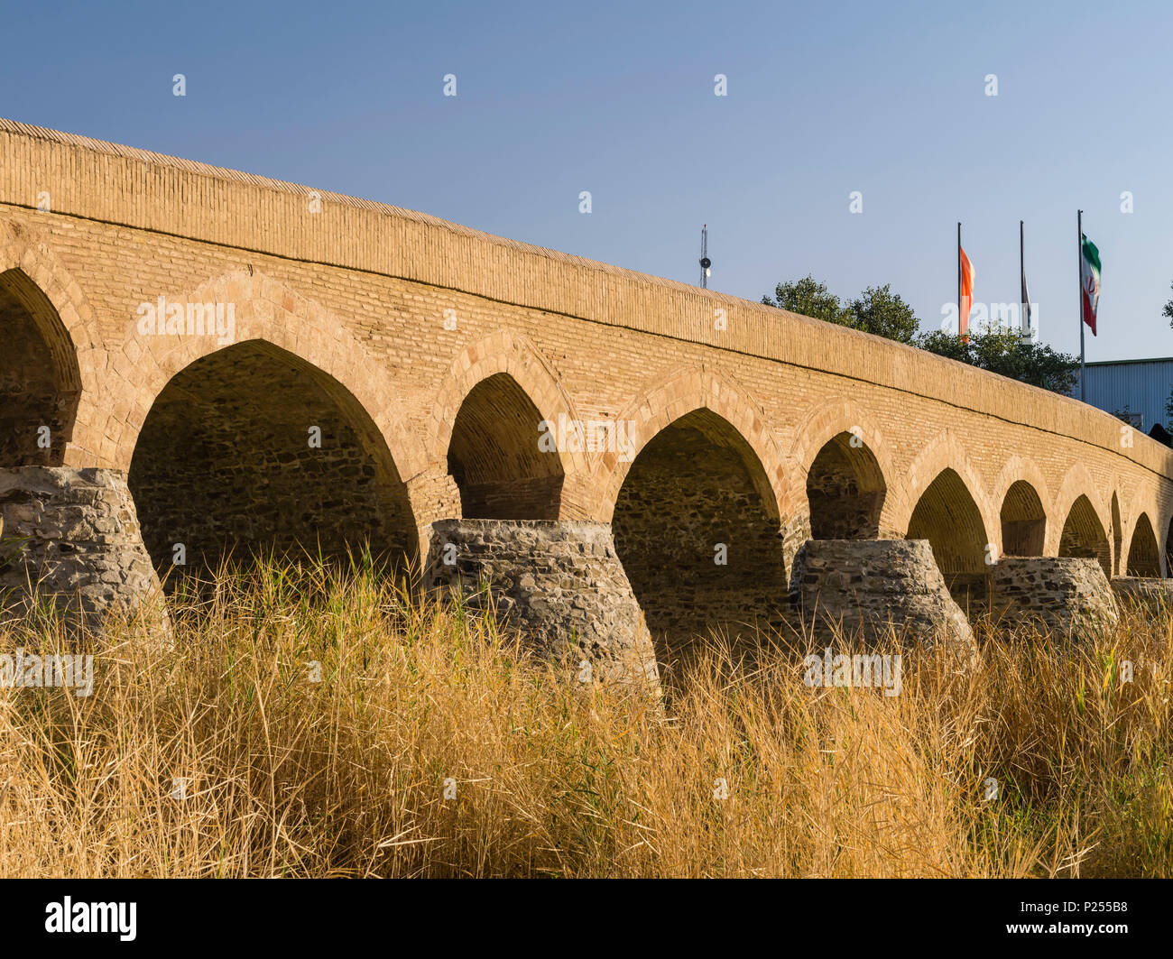 Arch bridge in isfahan hi-res stock photography and images - Alamy