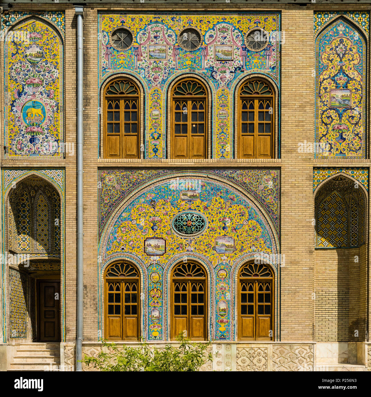 Tehran iran gate hi-res stock photography and images - Alamy