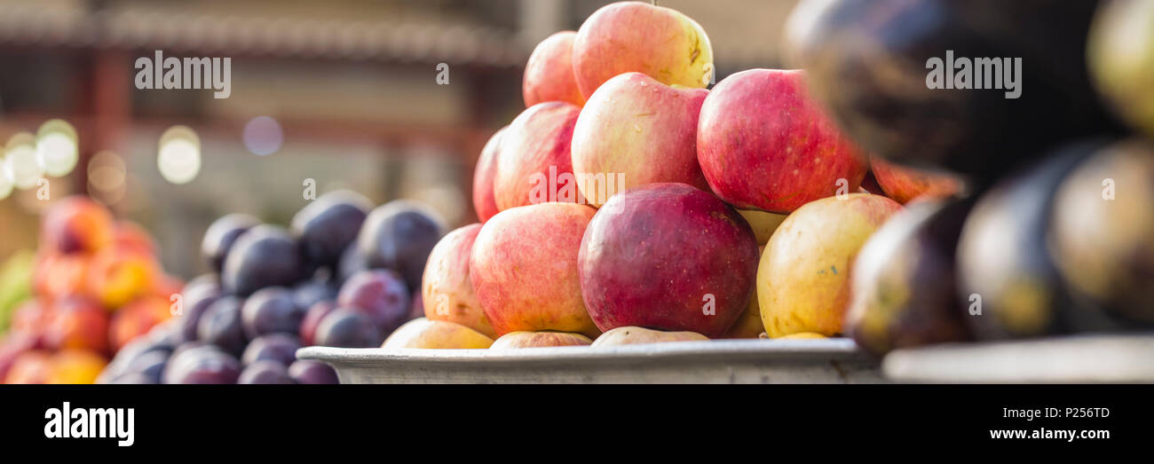 Fruits at the market Stock Photo - Alamy