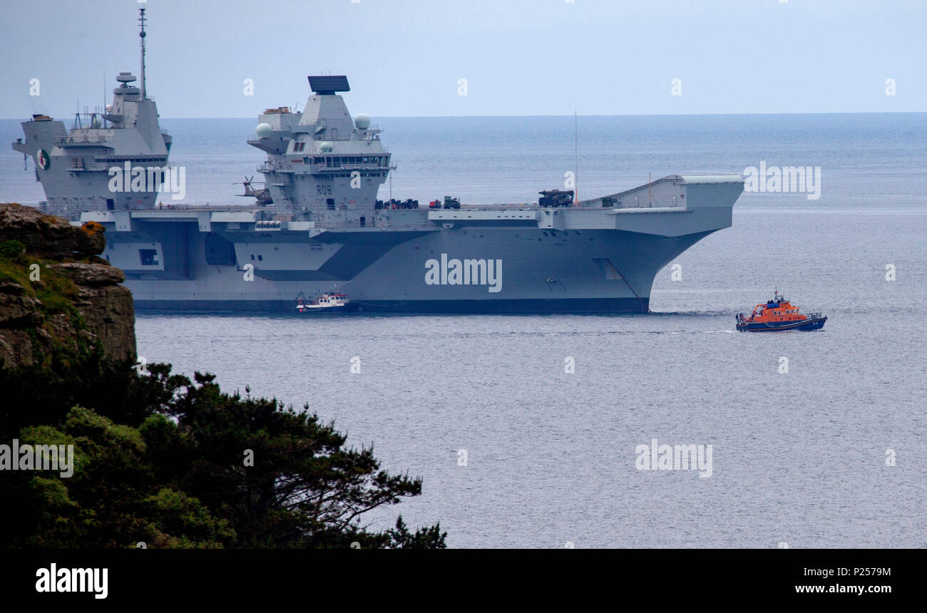 Aircraft carrier HMS Queen Elizabeth visits Penzance in Mount's Bay ...