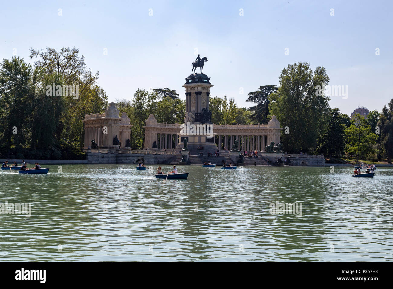 Many boats on the lake of El Retiro Park, Madrid, Spain Stock Photo - Alamy