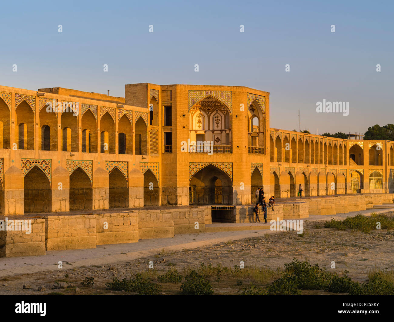 Pol e khaju bridge hi-res stock photography and images - Alamy