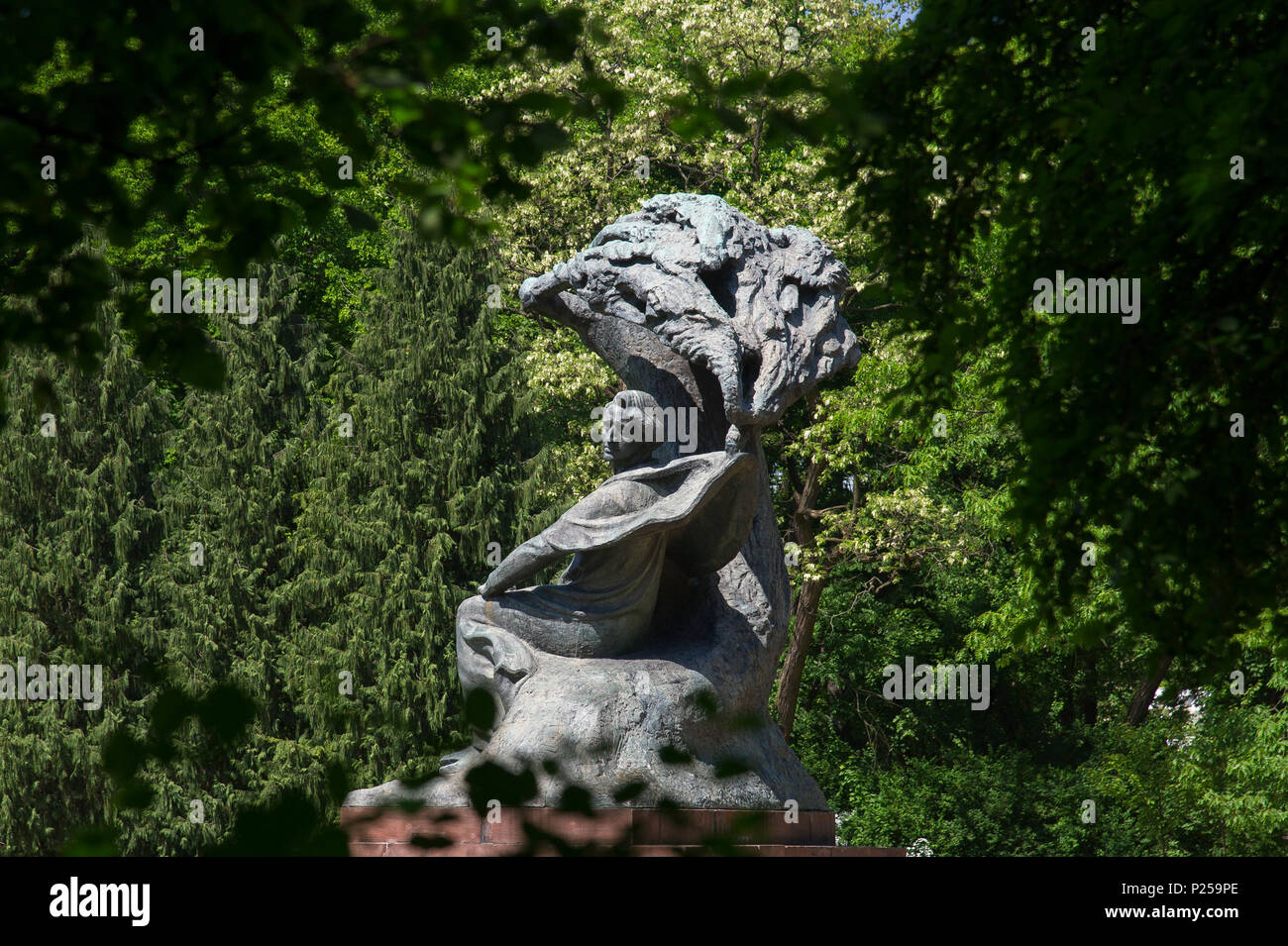 Frederic Chopin Statue in Park Lazienki Krolewskie (Lazienki Park) in ...