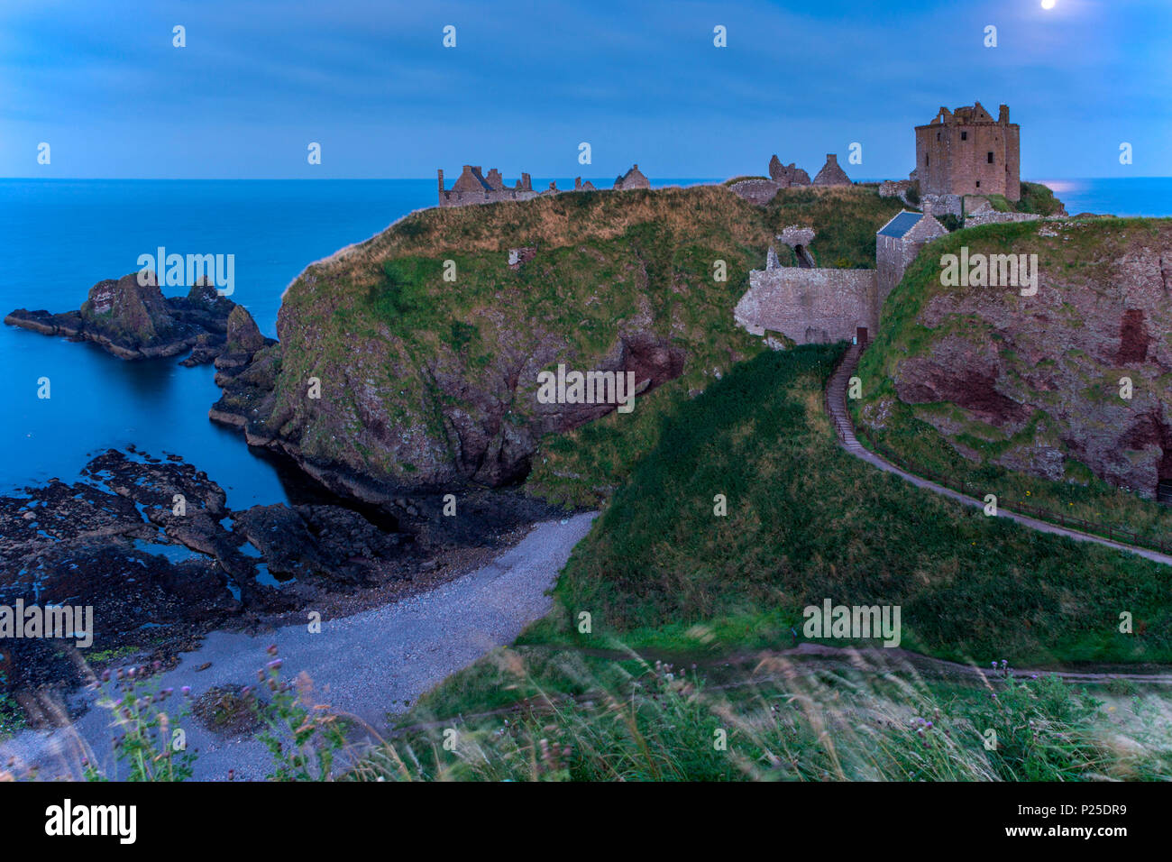 Dunottar castle scotland hi-res stock photography and images - Alamy