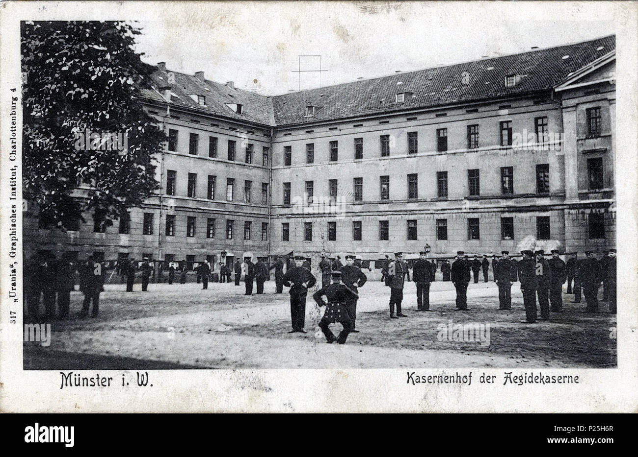 156 Infanterie-Regiment 13 im Innenhof der Aegiekaserne, Münster ...