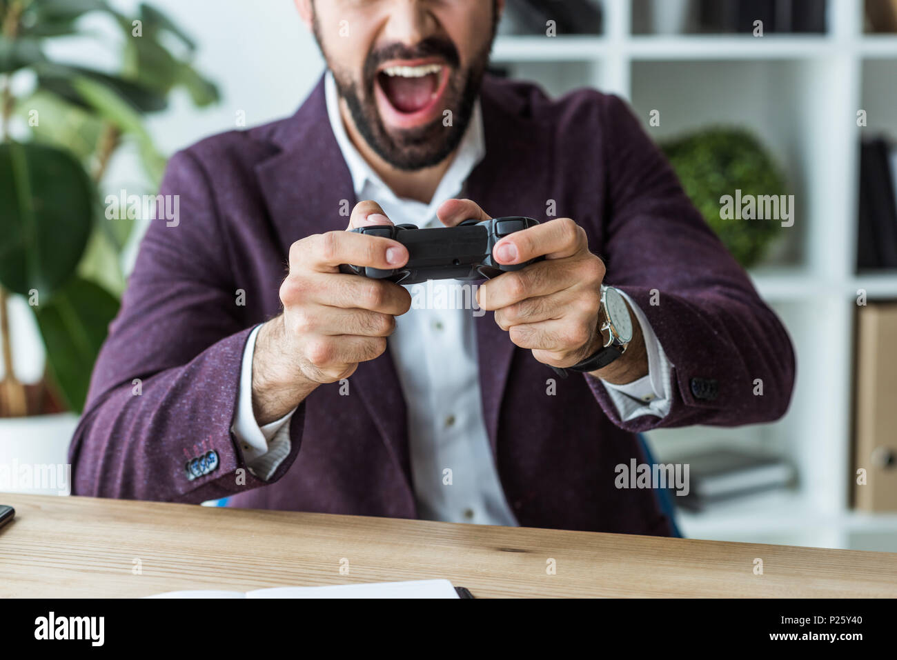 Man playing computer game shout hi-res stock photography and images - Alamy
