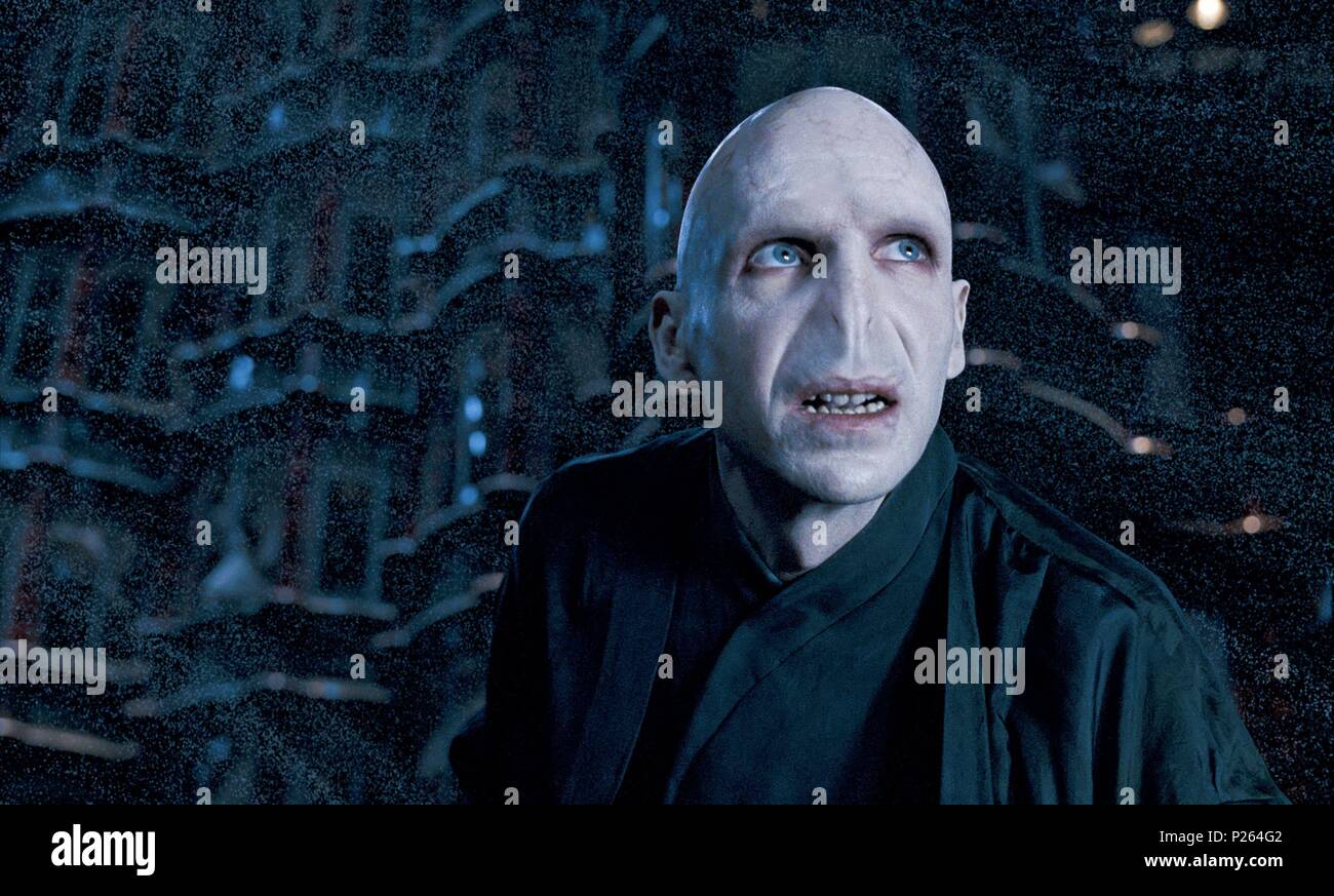 Harry potter phoenix fiennes hi-res stock photography and images - Alamy