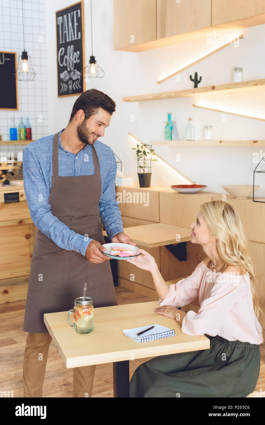 Giving cookies hi-res stock photography and images - Alamy