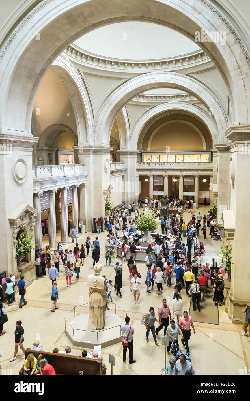 The Metropolitan Museum of Art, The Great Hall, NYC Stock Photo - Alamy