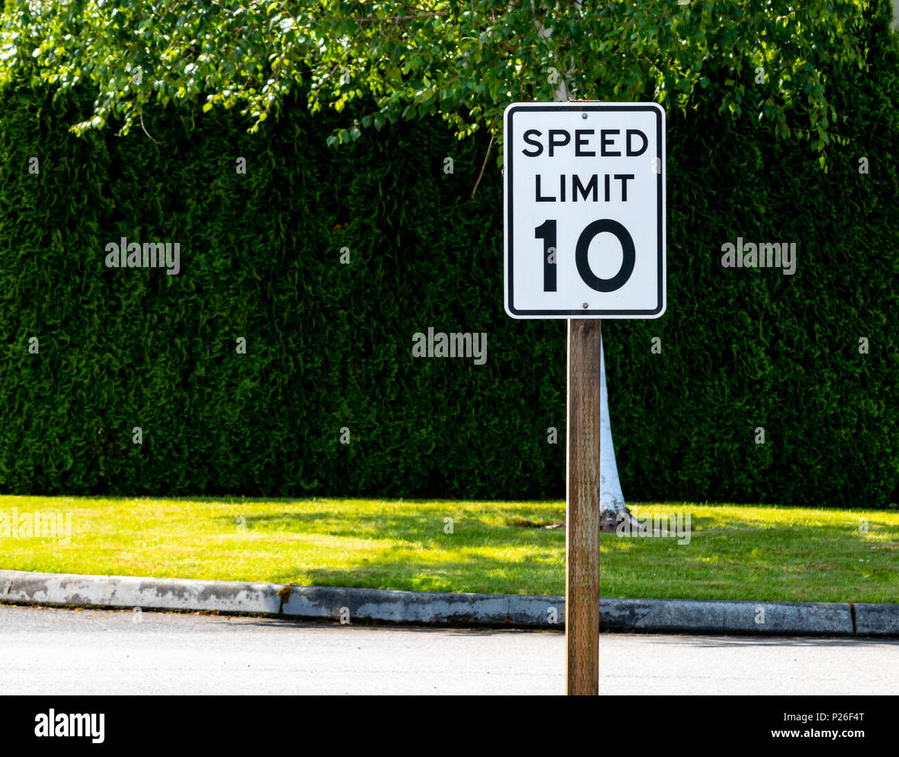 10 Mph Speed Limit Stock Photos & 10 Mph Speed Limit Stock Images - Alamy