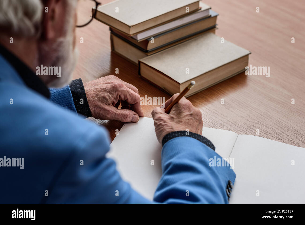 Lecturer university writing hi-res stock photography and images - Alamy
