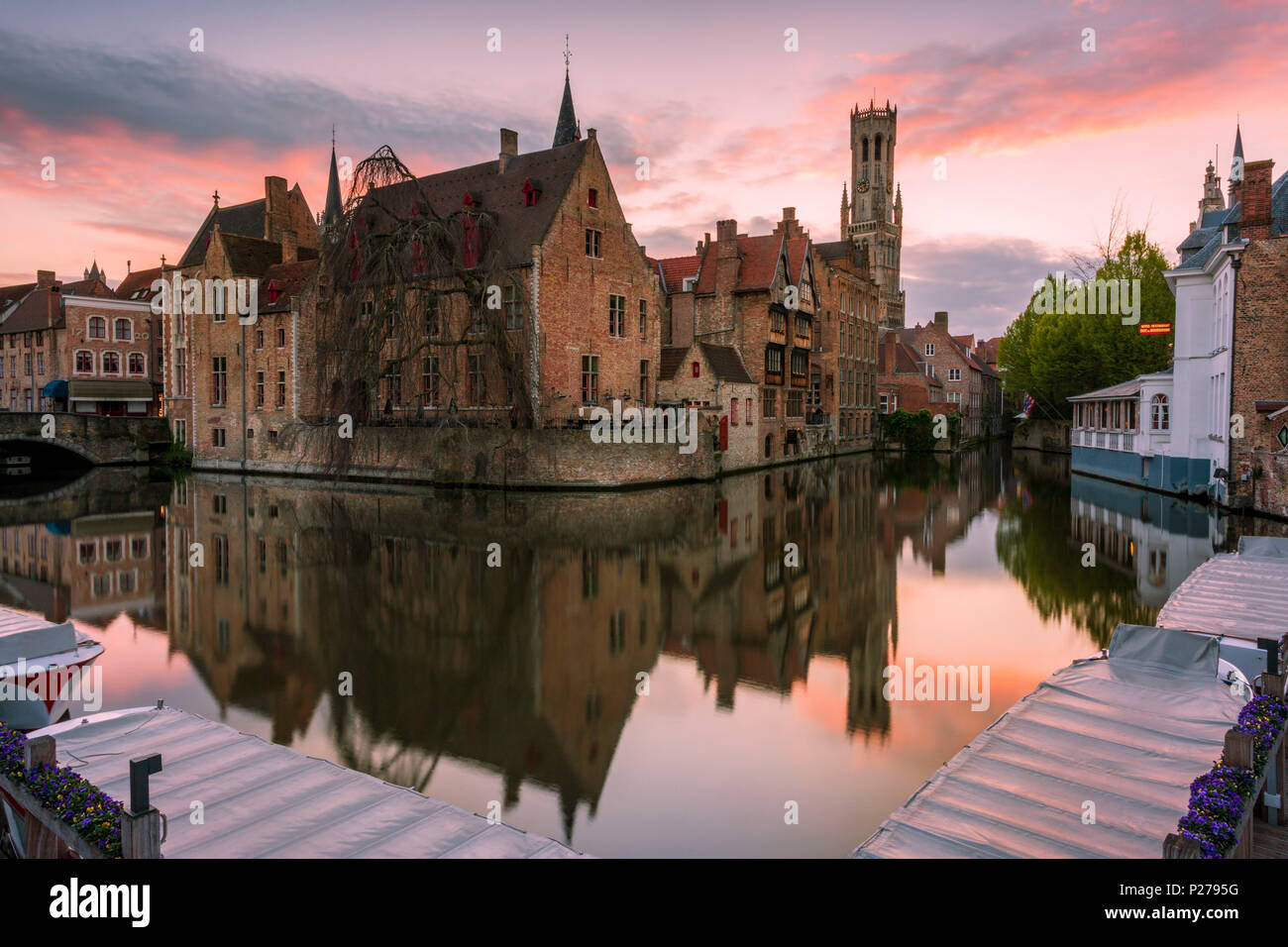 Historic medieval buildings hi-res stock photography and images - Alamy
