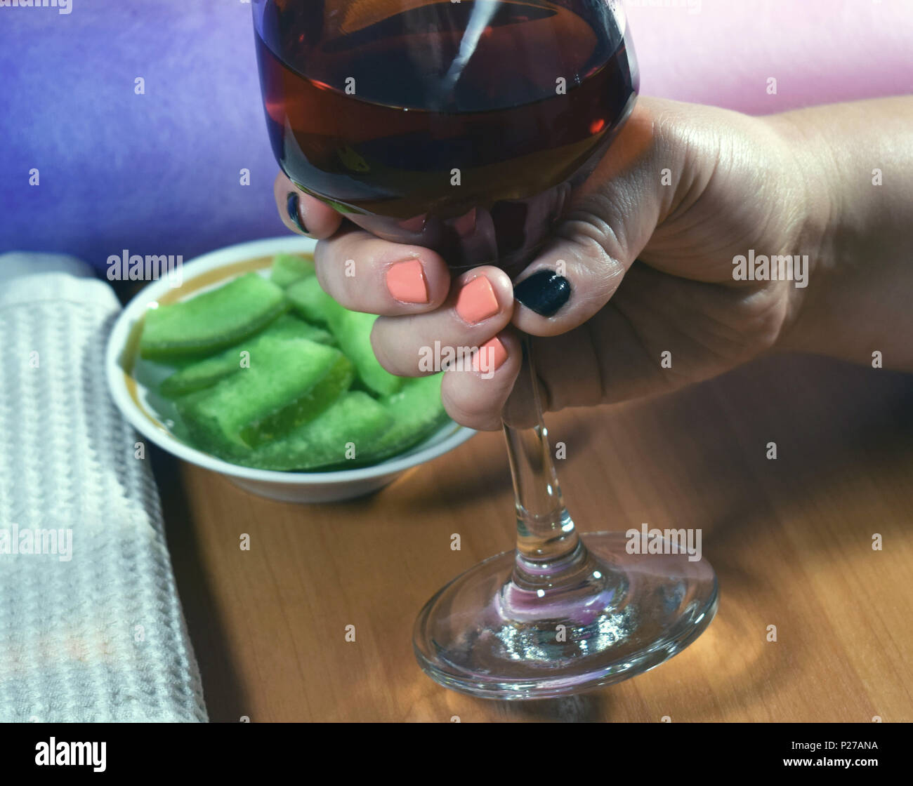 Womans hand glass red wine hi-res stock photography and images - Alamy