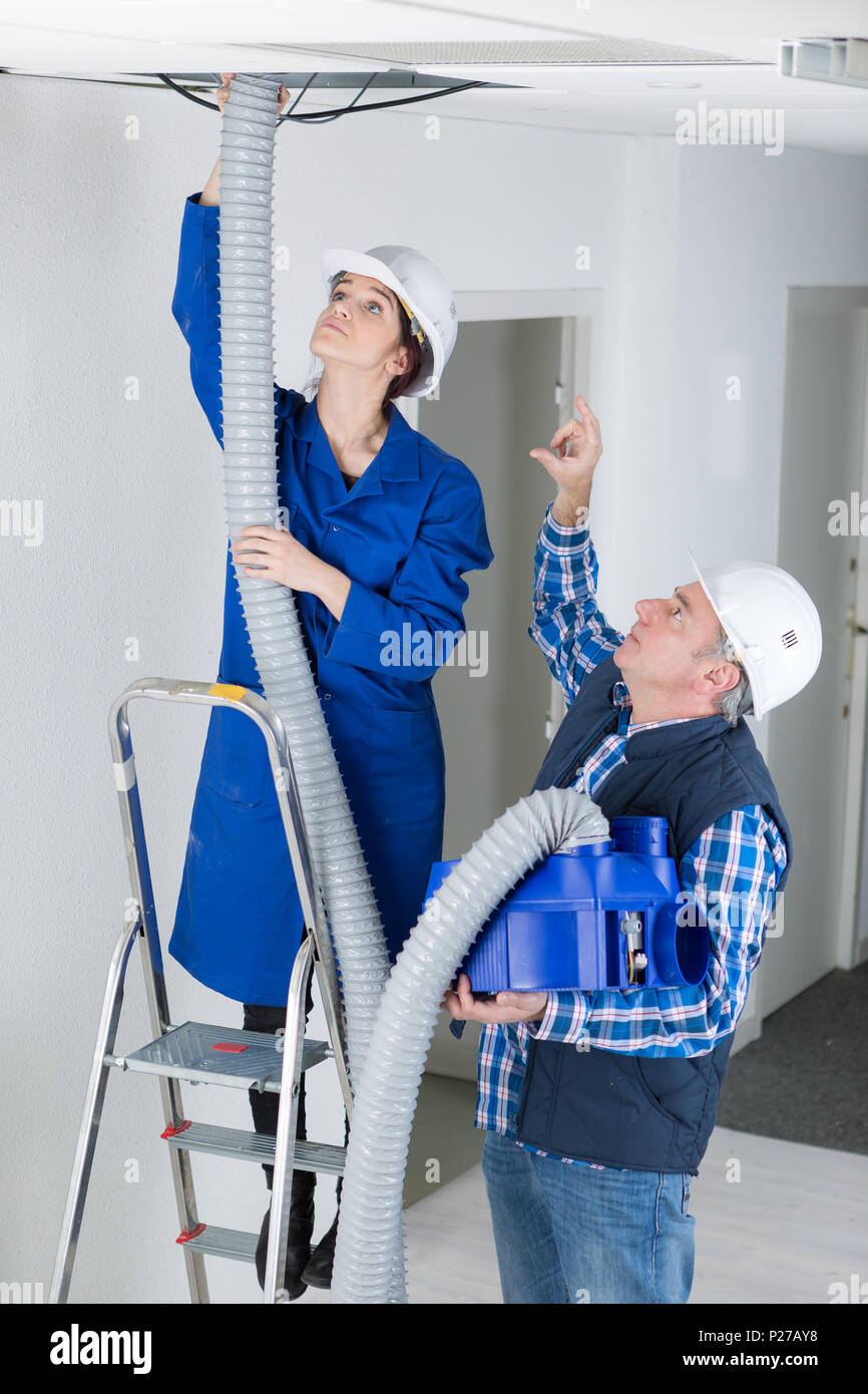 Electricians works hi-res stock photography and images - Alamy