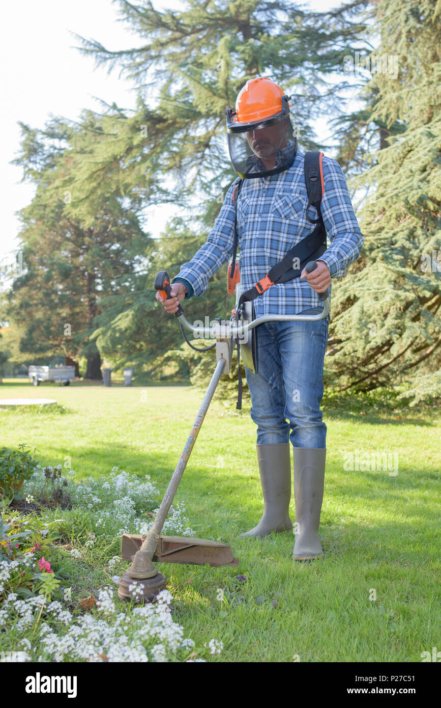 Worker monitoring hi-res stock photography and images - Alamy