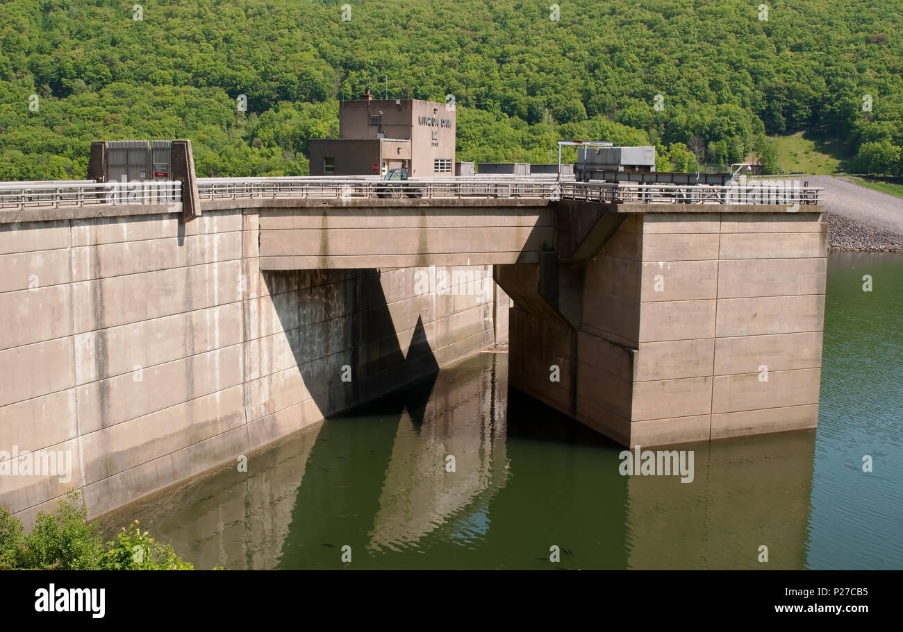 Kinzua dam hi-res stock photography and images - Alamy