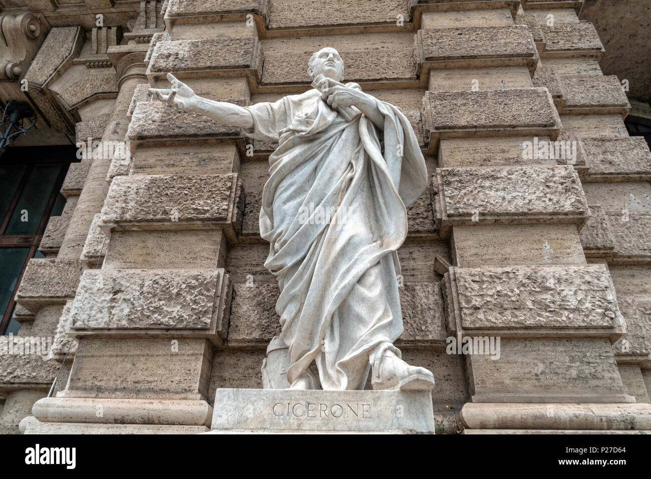 Cicero statue hi-res stock photography and images - Alamy