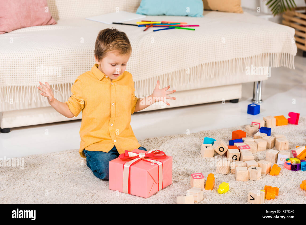 Looking at gift box hi-res stock photography and images - Alamy