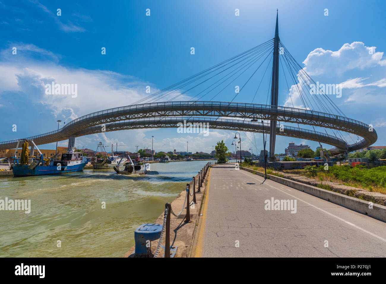 Pescara beach hi-res stock photography and images - Alamy
