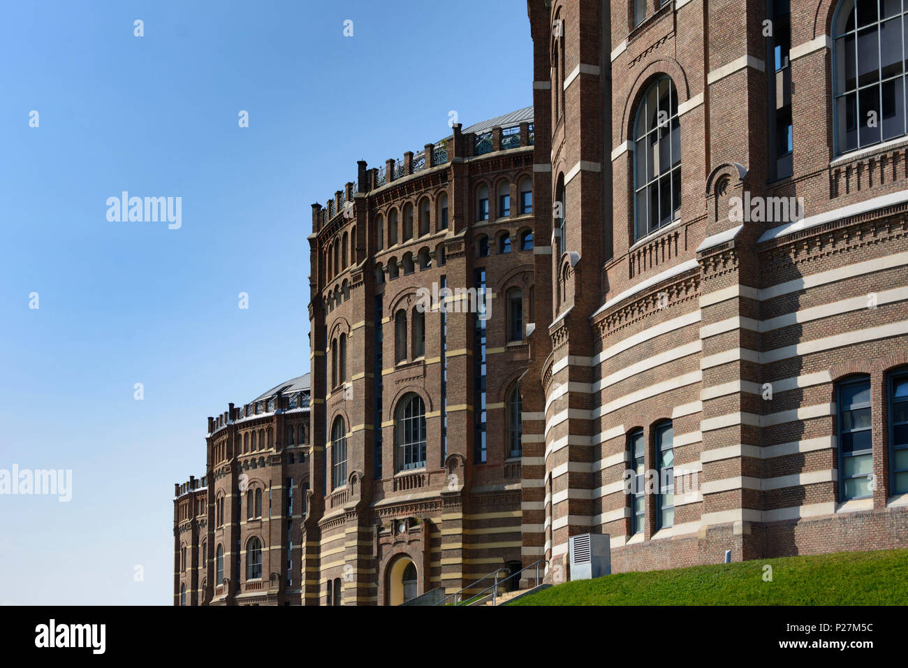 Vienna simmering gasometer architecture hi-res stock photography and ...