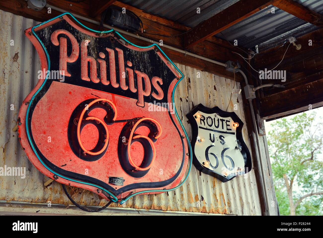 Hackberry, Arizona, Usa - July 24, 2017: Phillips 66 gas station sign ...