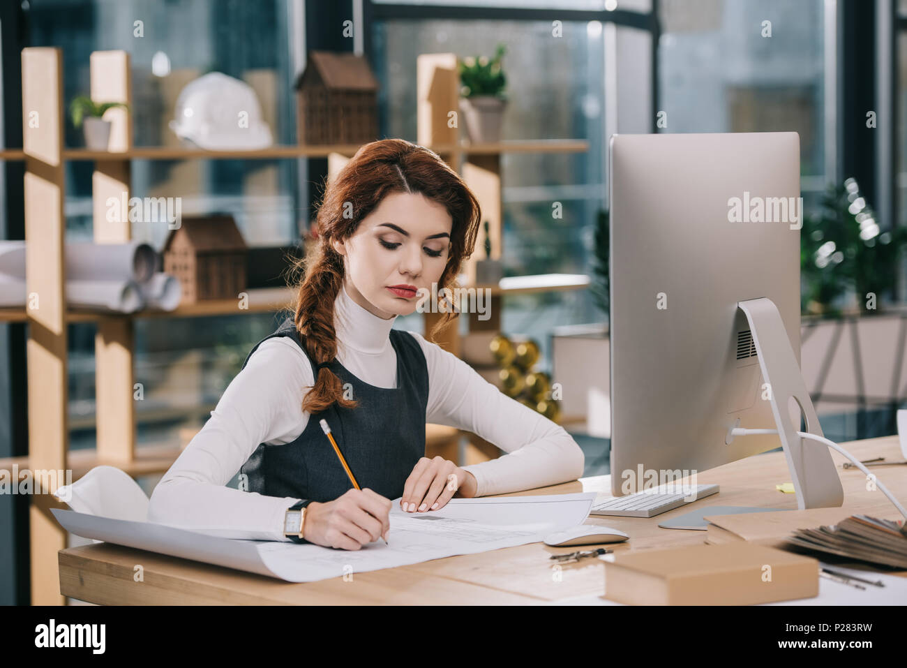 Female architect drawing hi-res stock photography and images - Alamy