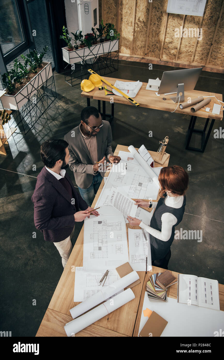Black woman discussing work plans hi-res stock photography and images ...