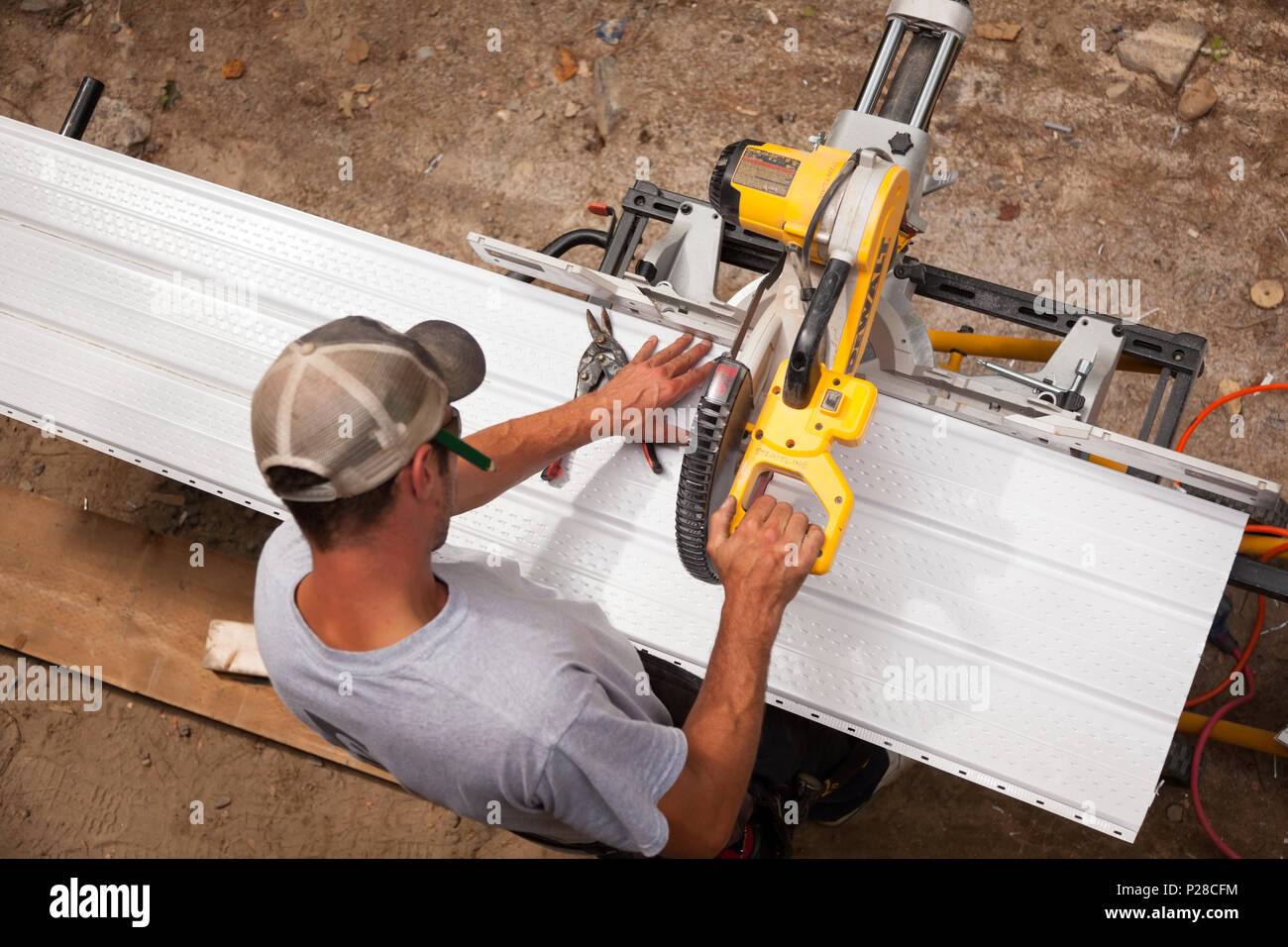 Cutting soffit hi-res stock photography and images - Alamy