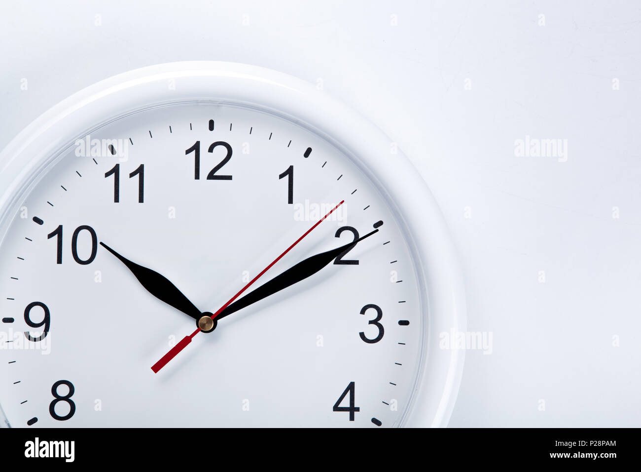 Round clockface hi-res stock photography and images - Alamy