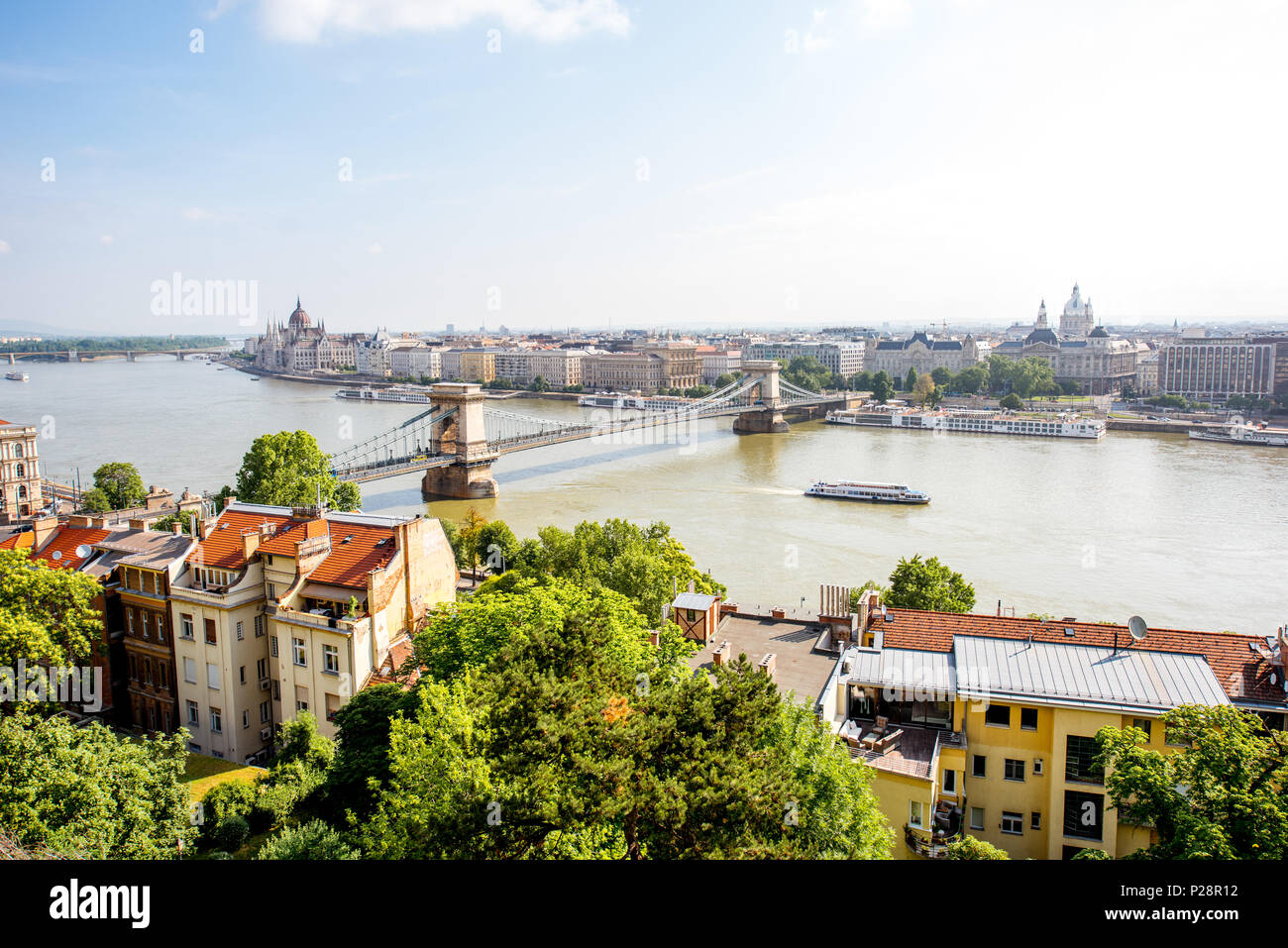 Parliament famous bridges budapest hi-res stock photography and images ...