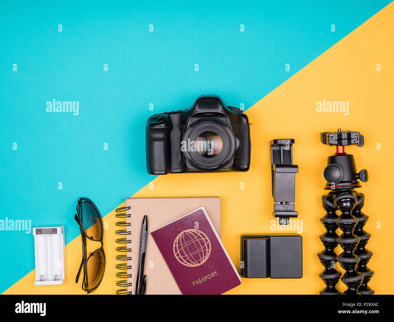 Traveller blogger kit for summer vacation Stock Photo - Alamy
