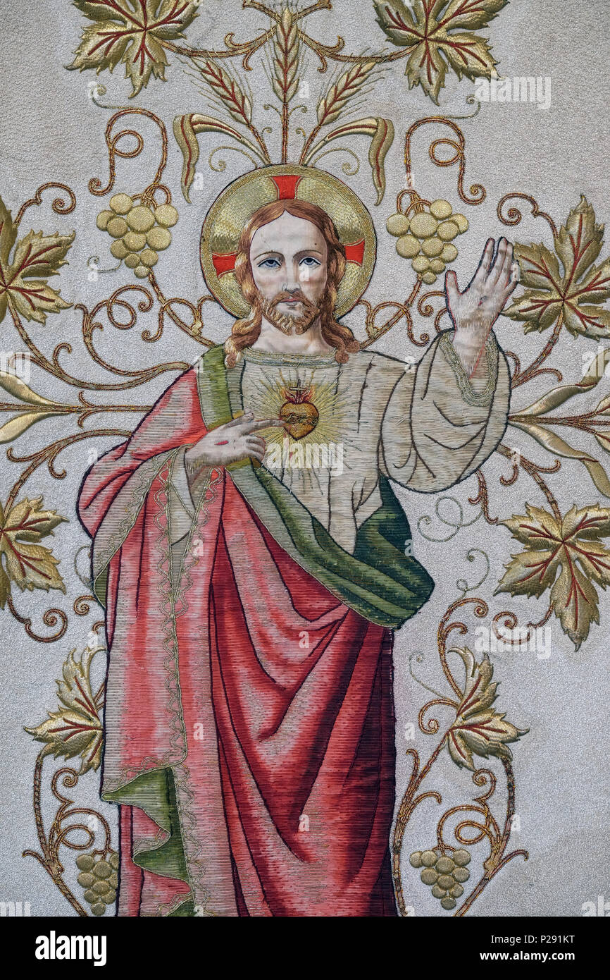 Jesus crucifixion clothes hi-res stock photography and images - Alamy
