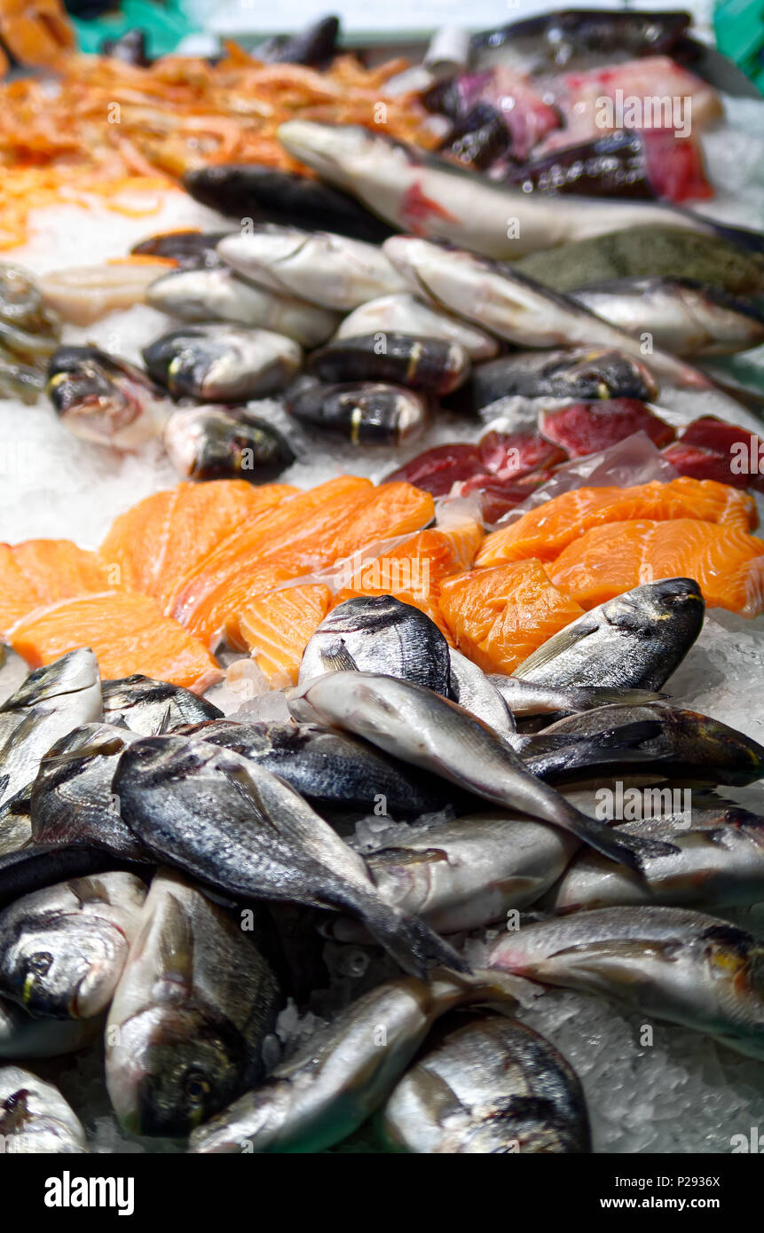 Fish market barcelona hi-res stock photography and images - Alamy