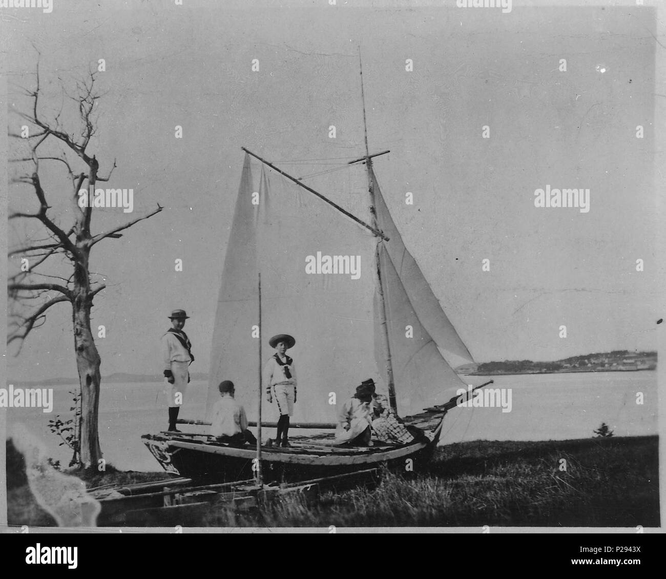 (L to R) Franklin D. Roosevelt, Russell Sturgis, Henry L. Green and ...