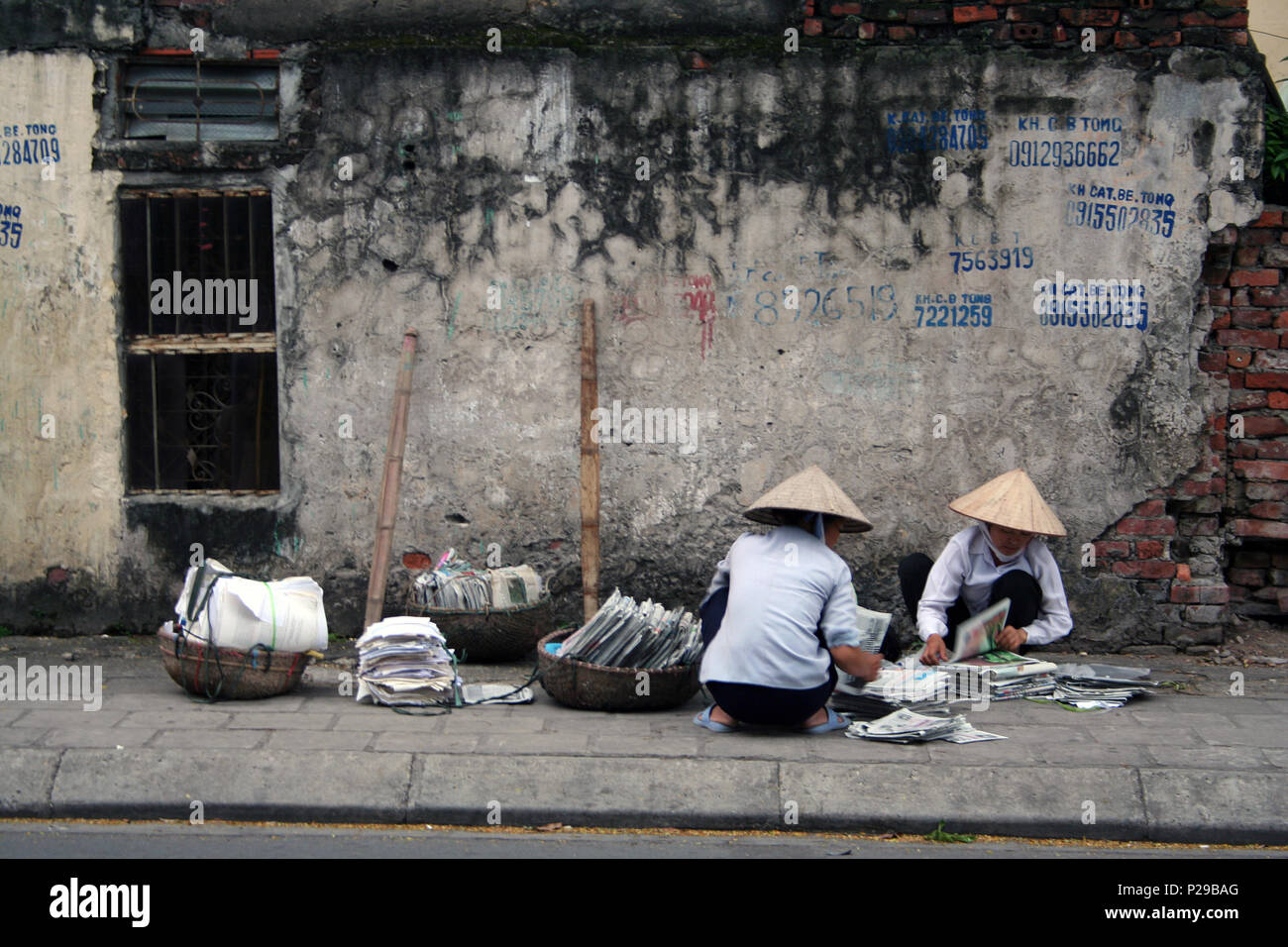 Sidewalk sorting hi-res stock photography and images - Alamy