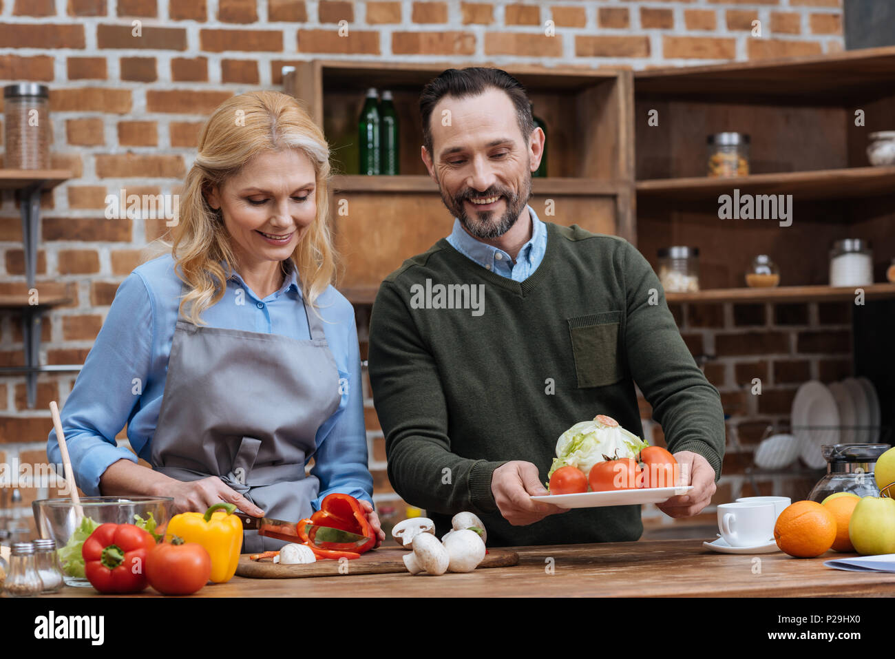 Putting plate hi-res stock photography and images - Alamy