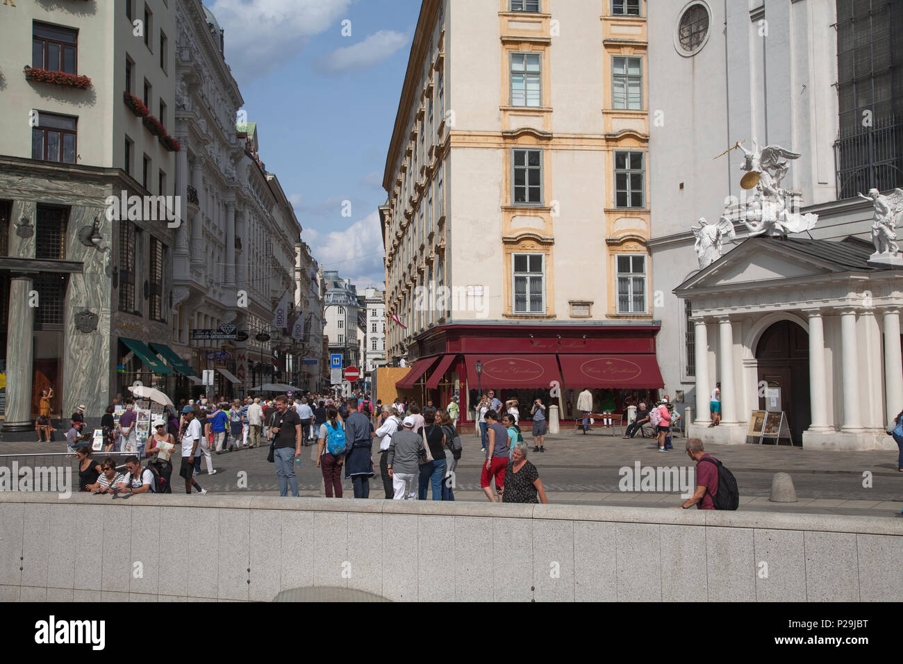 Vienna austria michaelerplatz fountain hi-res stock photography and ...