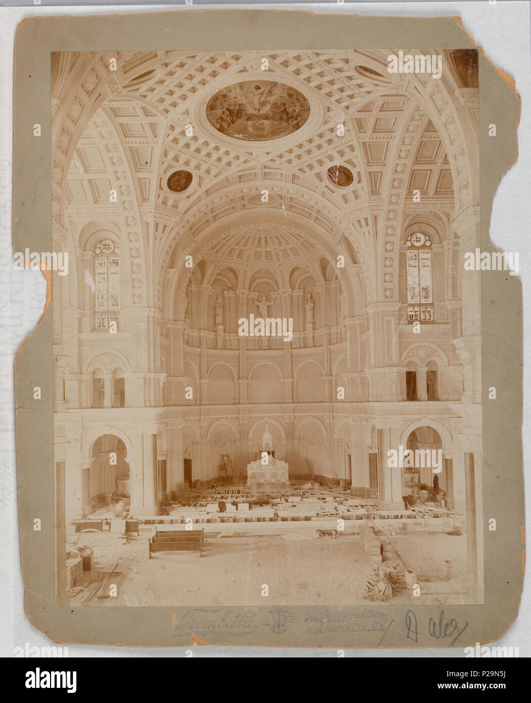 Apse interior hi-res stock photography and images - Alamy