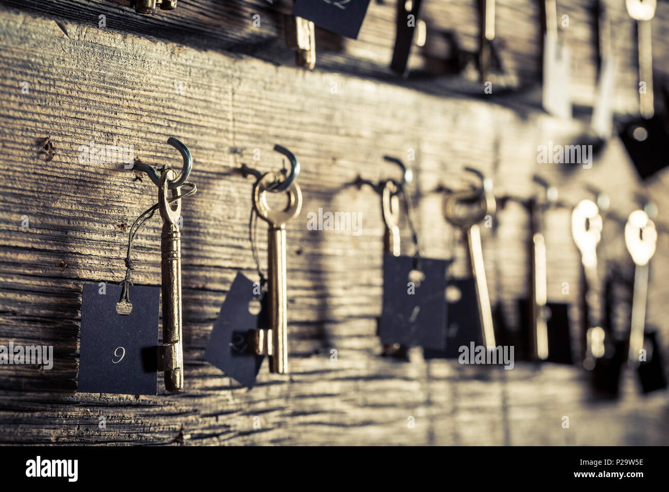 Vintage keys hotel rooms hi-res stock photography and images - Alamy