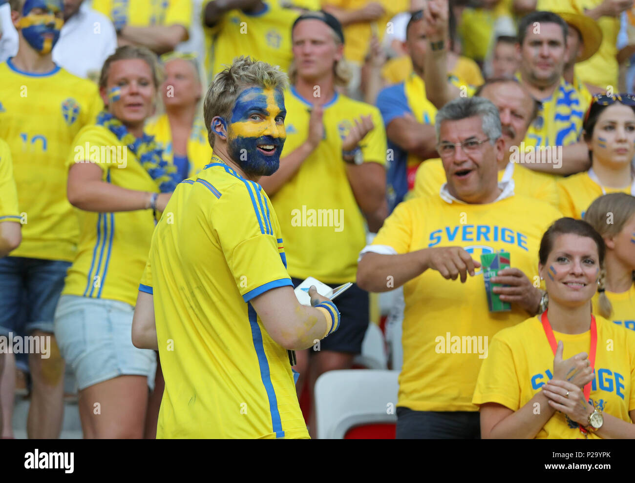 Football fans emotions hi-res stock photography and images - Alamy
