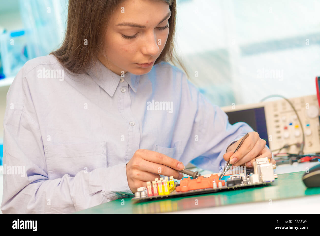 Physics class high school hi-res stock photography and images - Alamy