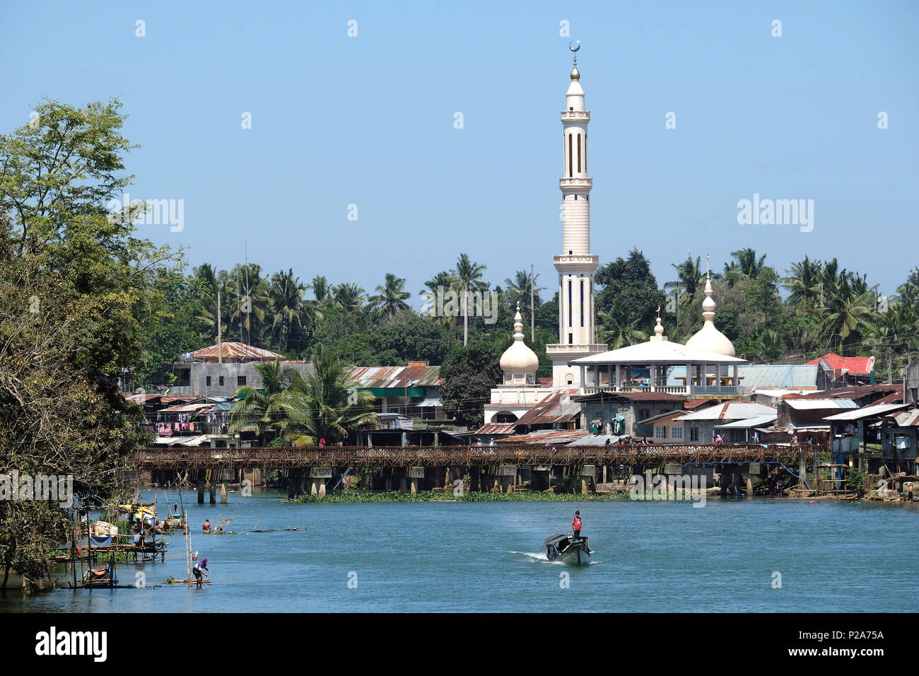 Mosque in the city of Baloi on the Agus River, Mindanao Island ...