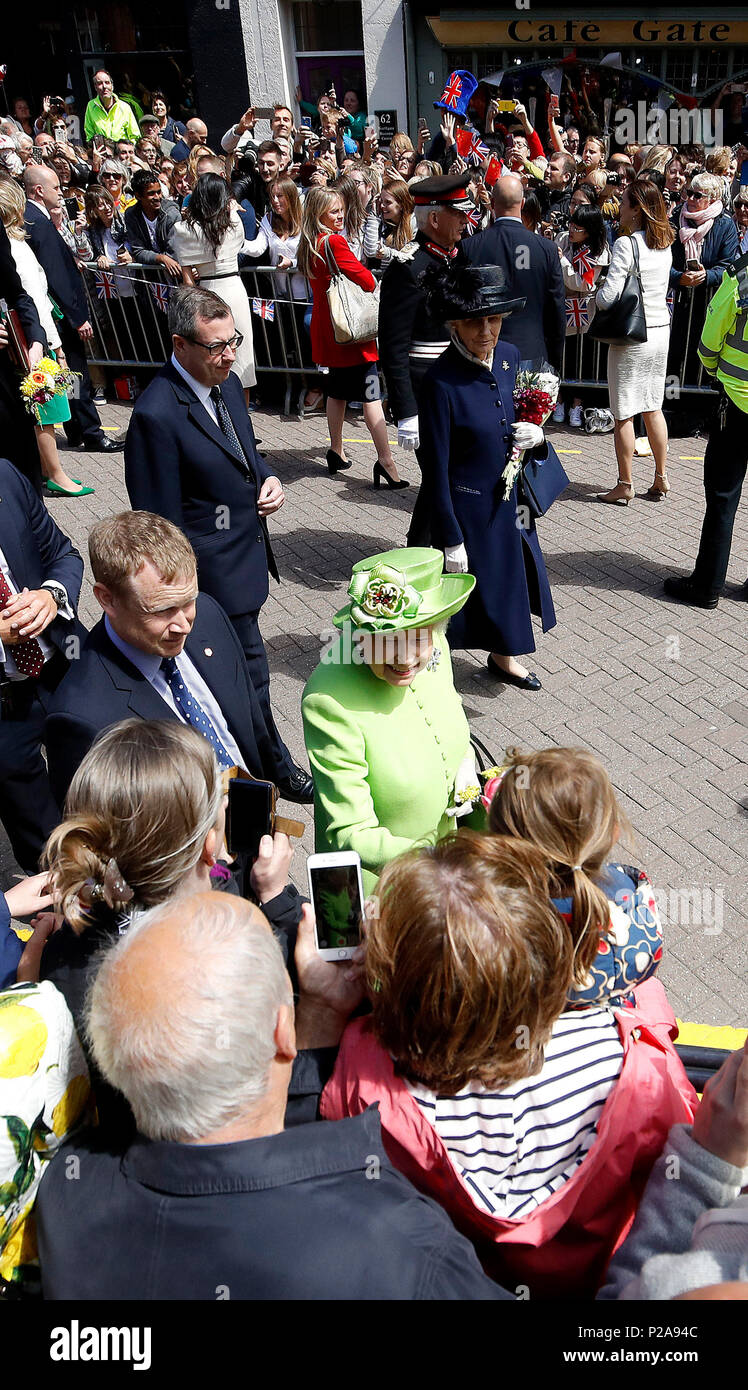 Queen elizabeth ii meets crowds during hi-res stock photography and ...