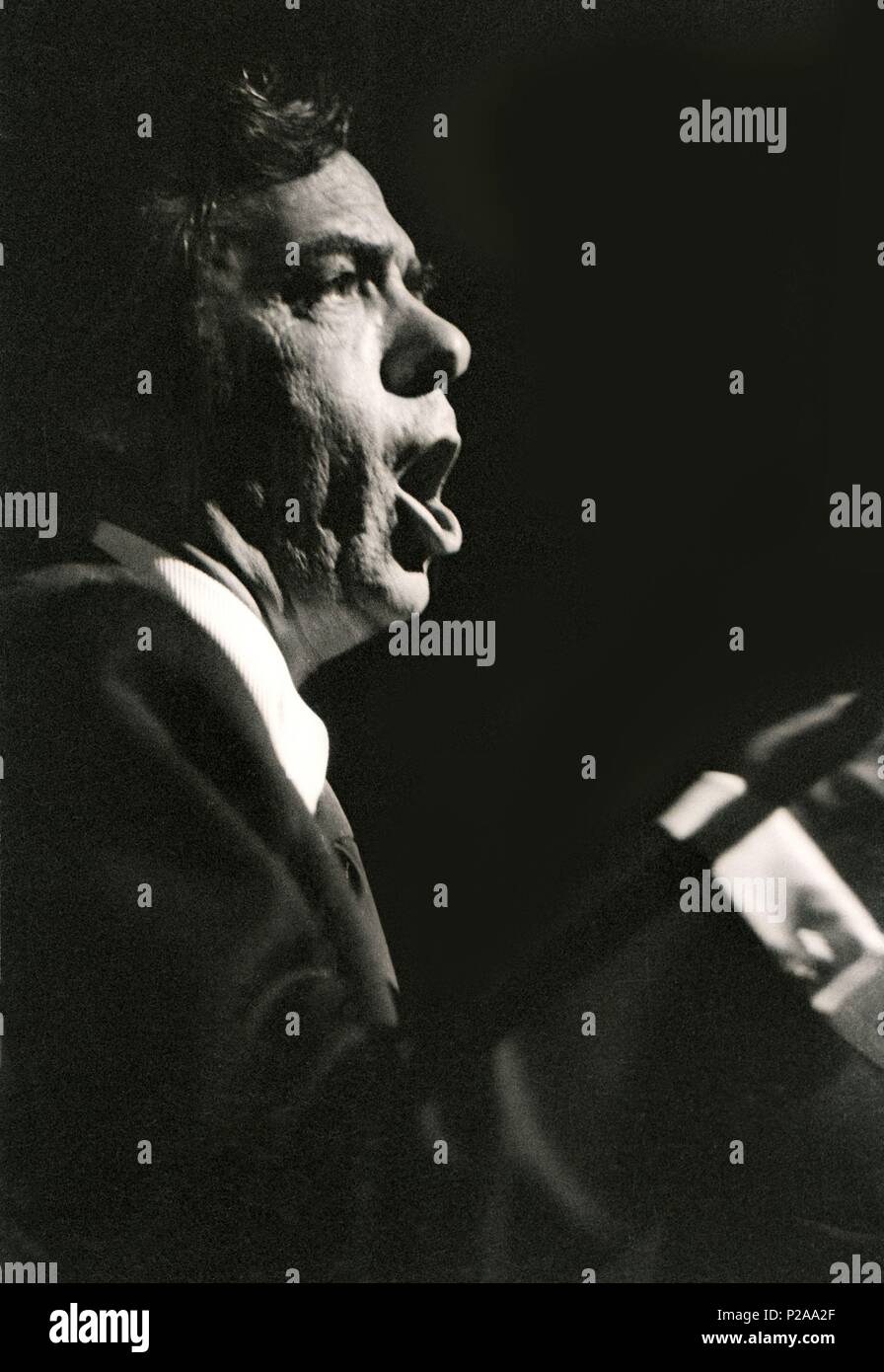 The spanish flamenco singer El Chocolate (Antonio Núñez Montoya) during ...