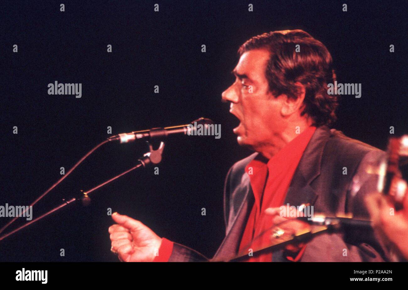 The spanish flamenco singer El Chocolate (Antonio Núñez Montoya) during ...