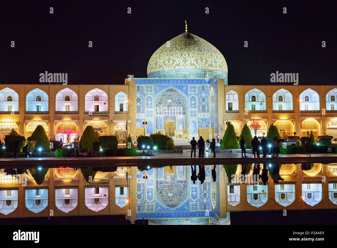 Sheikh Lotfollah Mosque in eastern side of Naghsh-e Jahan Square at ...