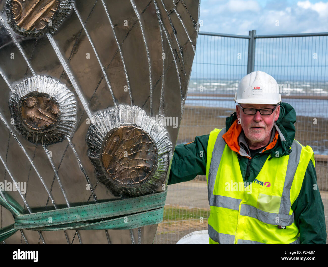 Michael johnson sculptor hi-res stock photography and images - Alamy