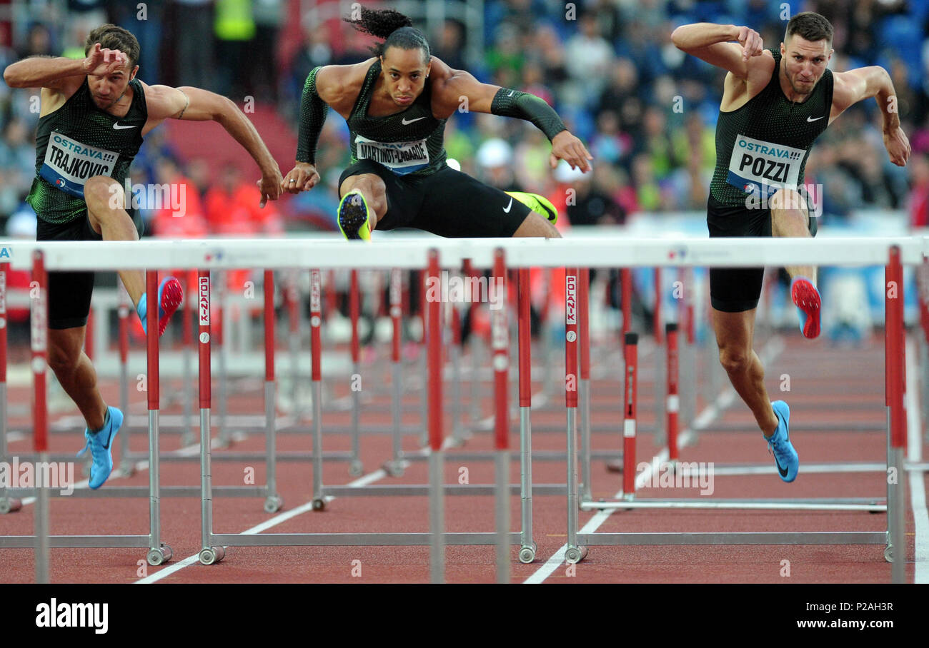 Mens 110 meter hurdles hi-res stock photography and images - Alamy