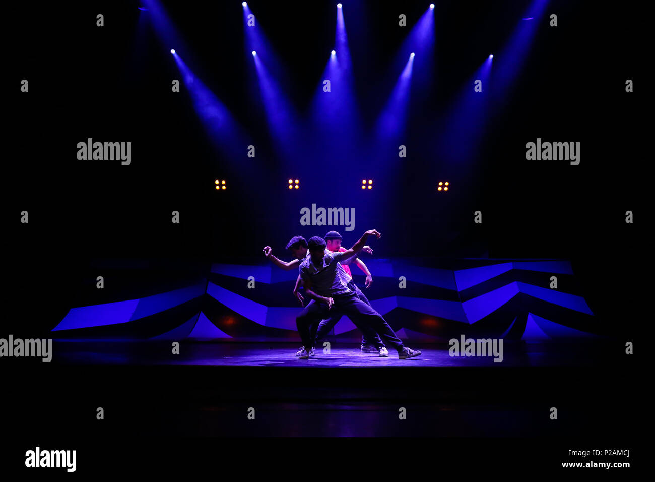 Inline skating freestyle hi-res stock photography and images - Alamy