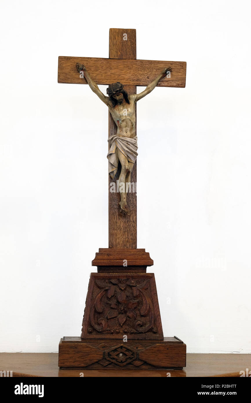 Gold cross jesus in hi-res stock photography and images - Alamy